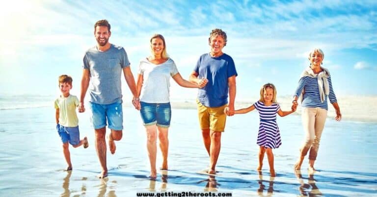 How To Dress for A Family Reunion | Family Guide